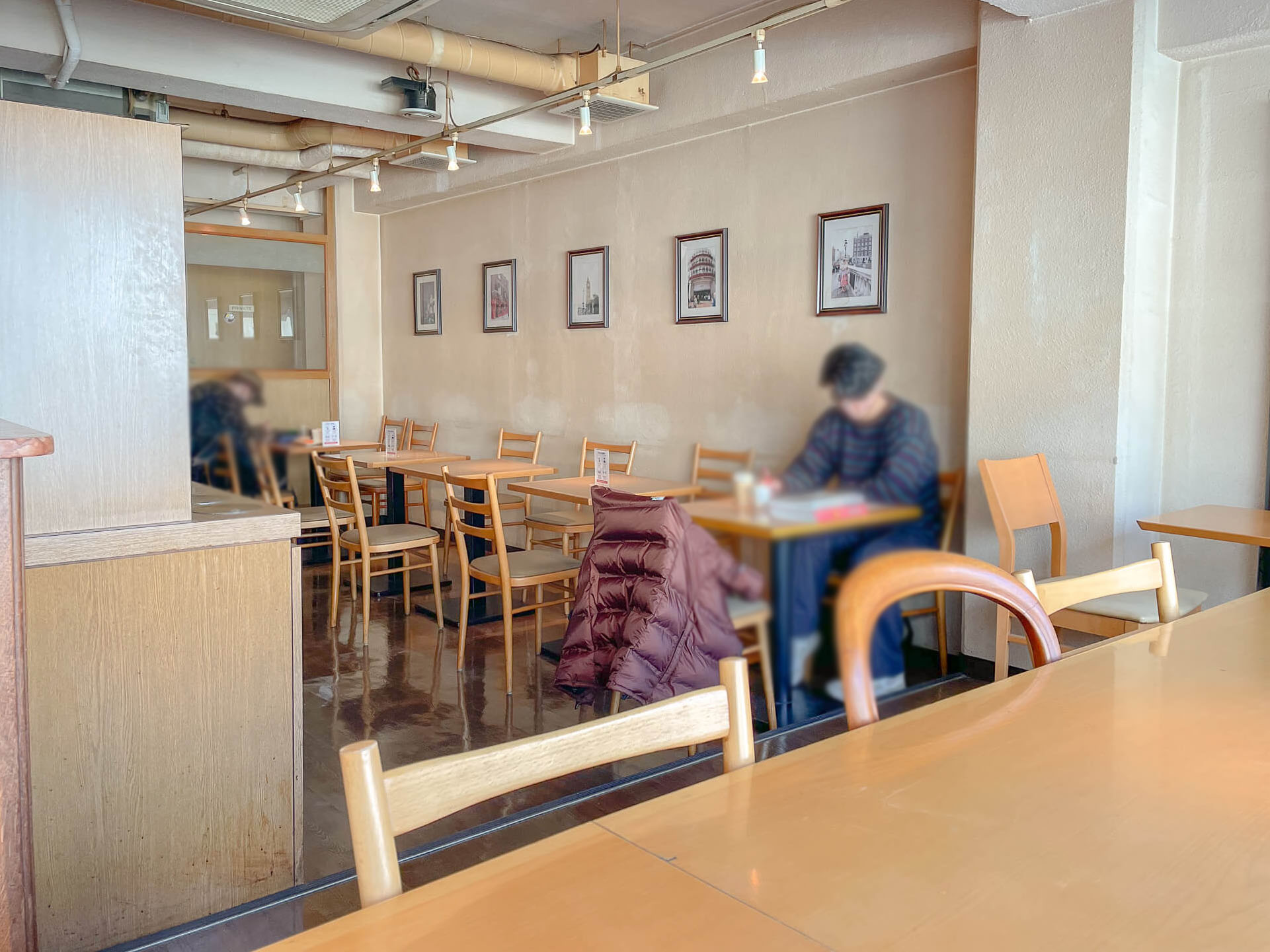 ハニーミツバチ珈琲[大阪市北区／南森町]ドーナツがかわいい！レトロで懐かしい雰囲気の穴場カフェ | Bambi Cafelife