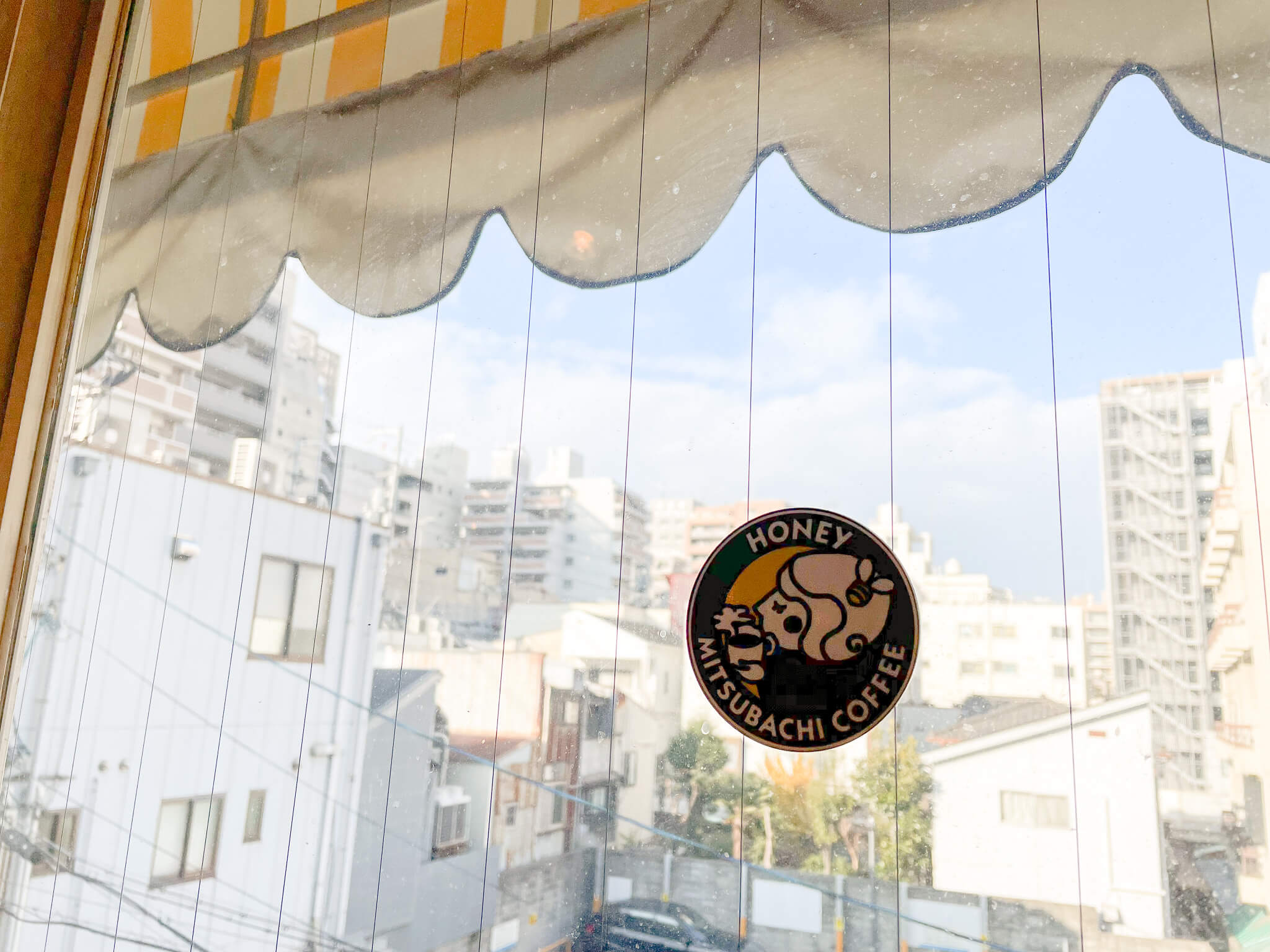 ハニーミツバチ珈琲[大阪市北区／南森町]ドーナツがかわいい！レトロで懐かしい雰囲気の穴場カフェ | Bambi Cafelife